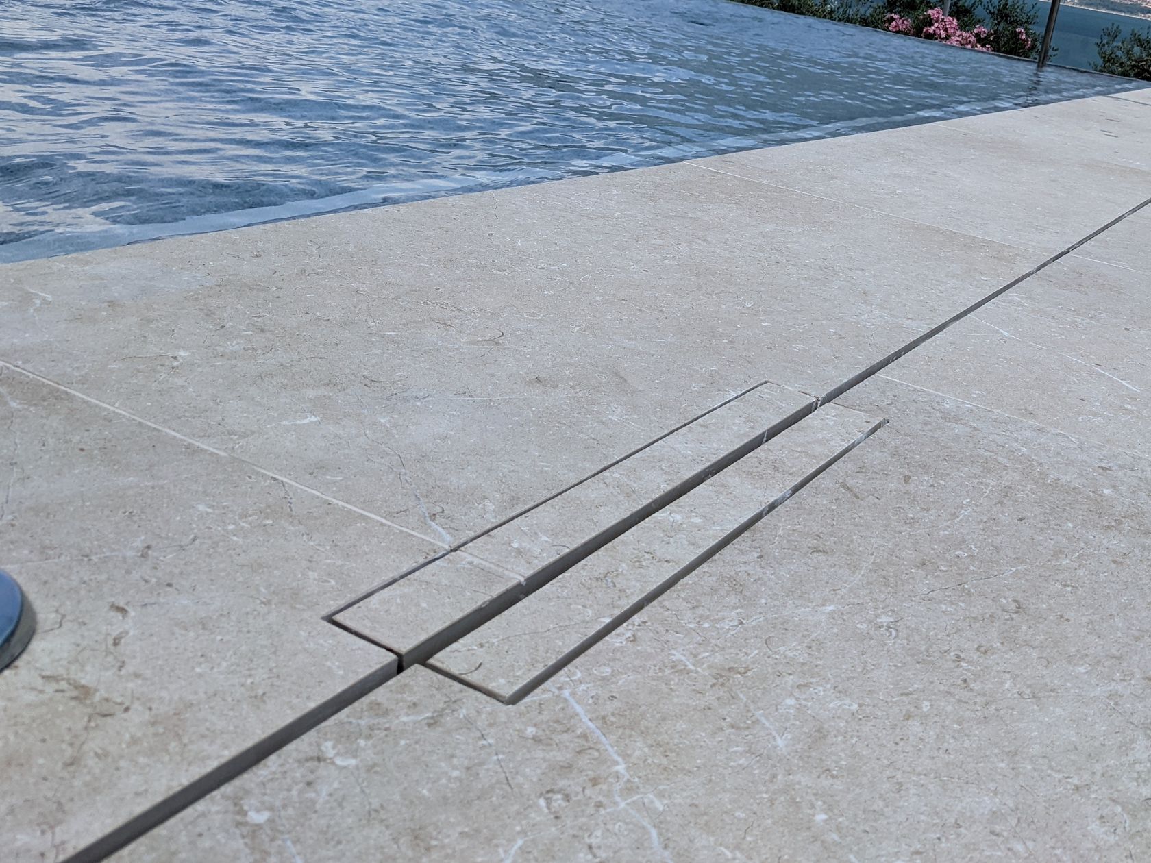 H25 Drainage channel and part By ULMA Architectural Solutions