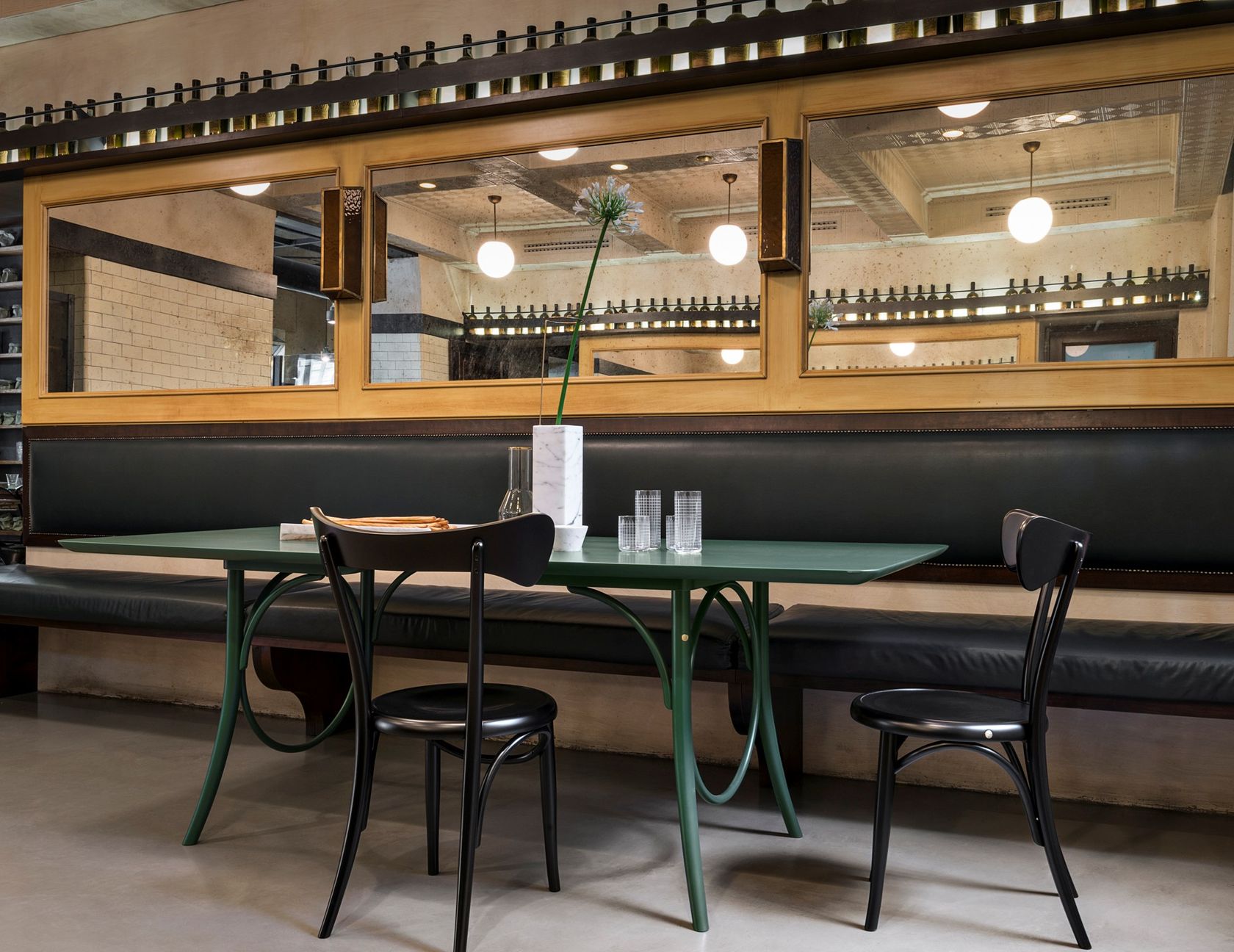 CAFE'STUHL Sedia By Wiener GTV Design | design Nigel Coates