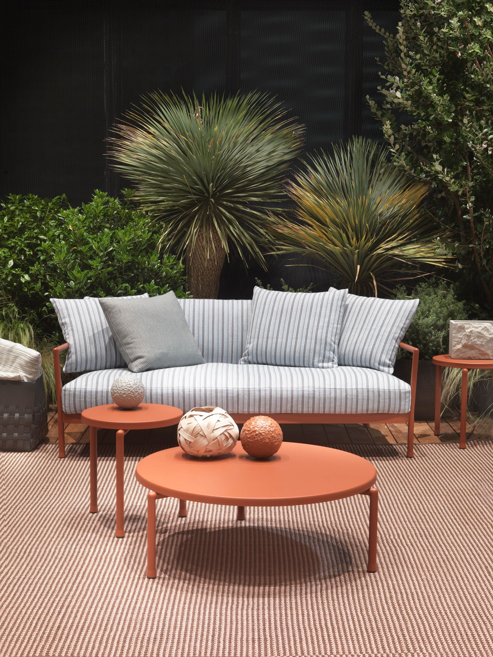 CAMARGUE | 3 seater garden sofa By Flexform design Antonio Citterio