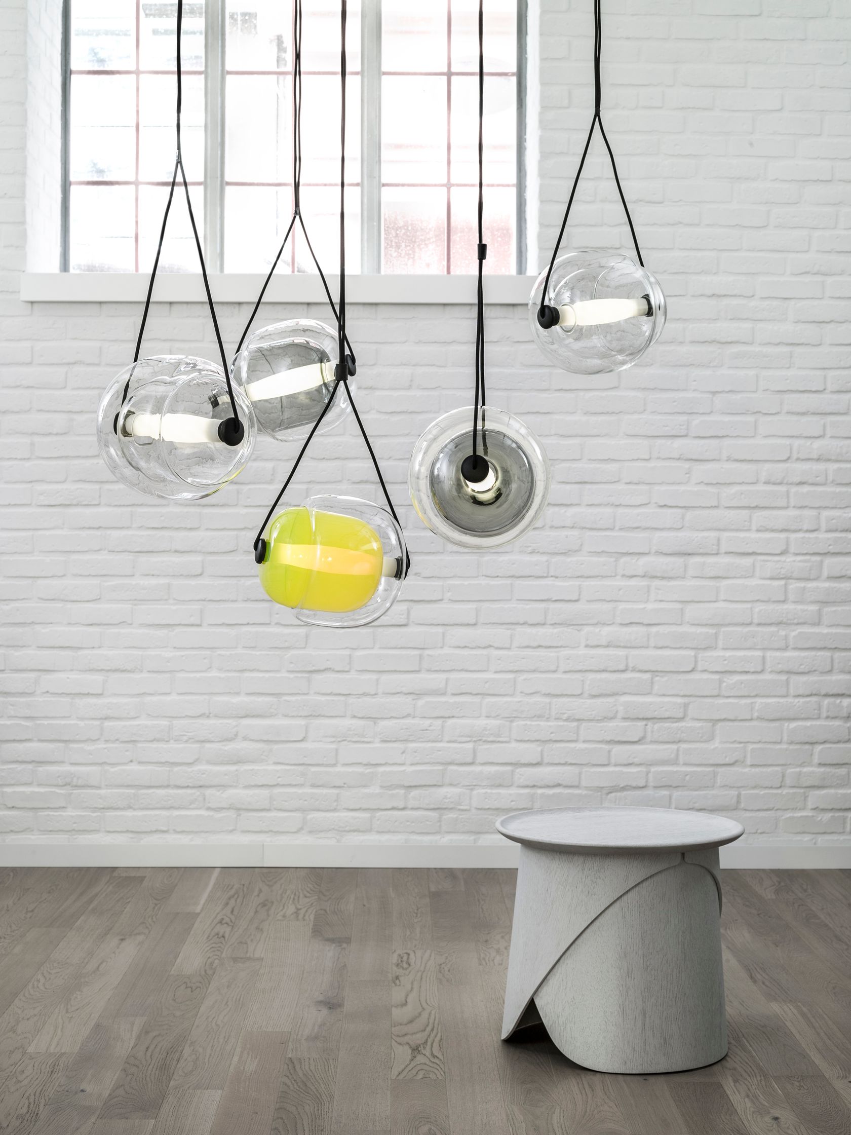 CAPSULA luminária pendente By BROKIS