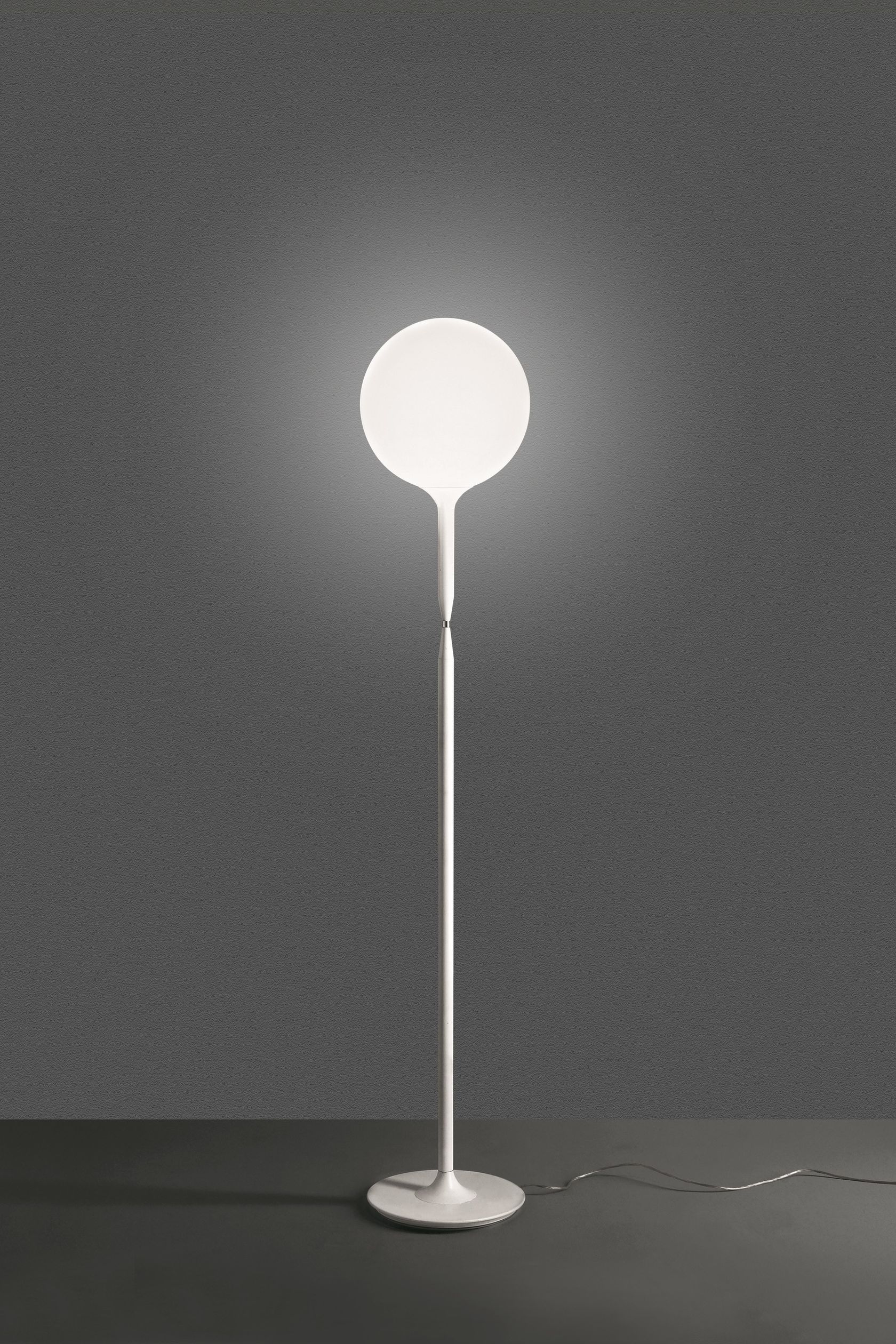 CASTORE Blown glass floor lamp By Artemide