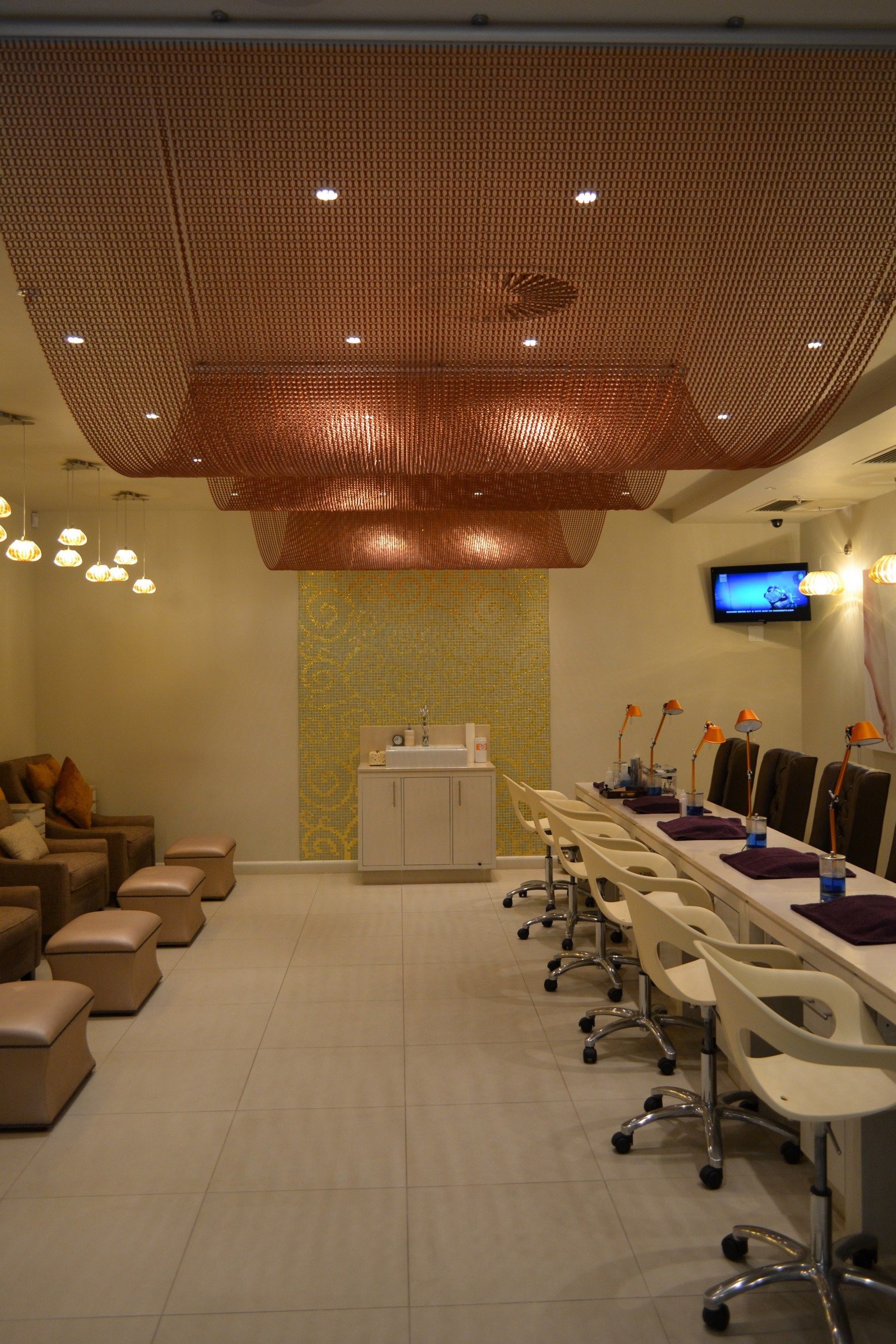 CEILING WAVES By Kriskadecor