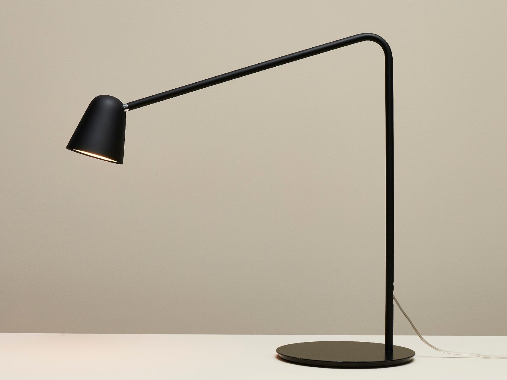 CHAPLIN | Steel desk lamp By Formagenda design Benjamin Hopf
