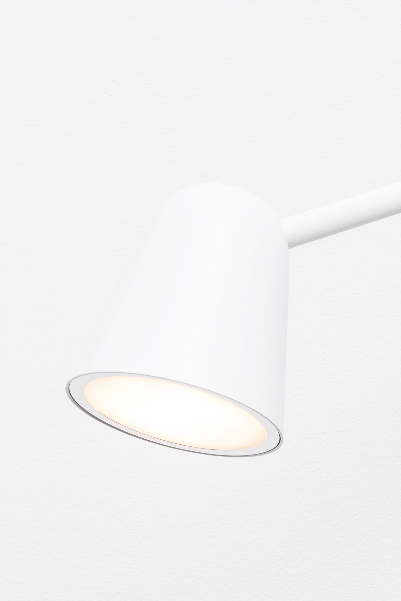 CHAPLIN LED steel wall lamp By Formagenda | design Benjamin Hopf