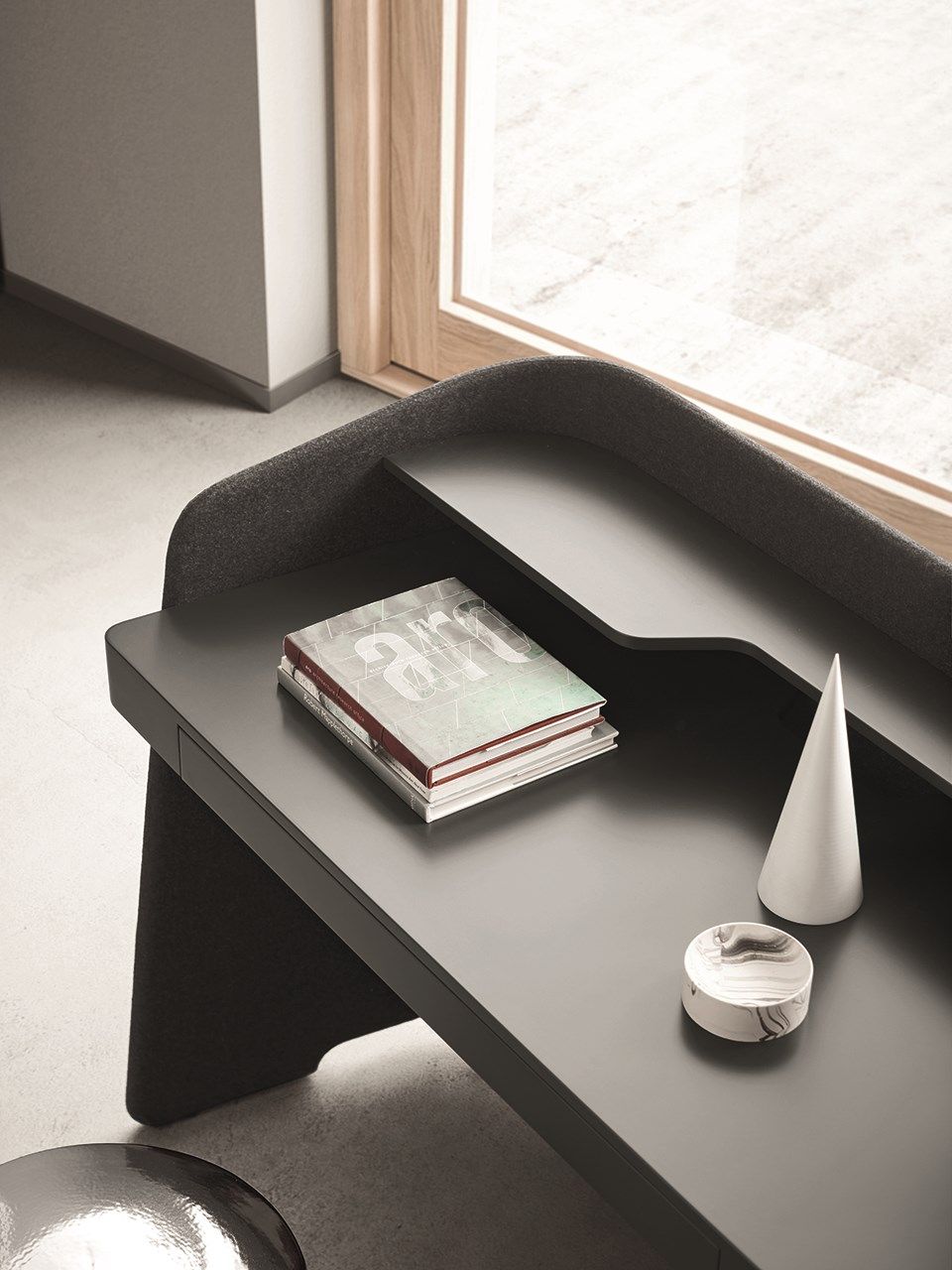 CHLOÉ VANITY Wooden dressing table By Pianca | design Emmanuel Gallina