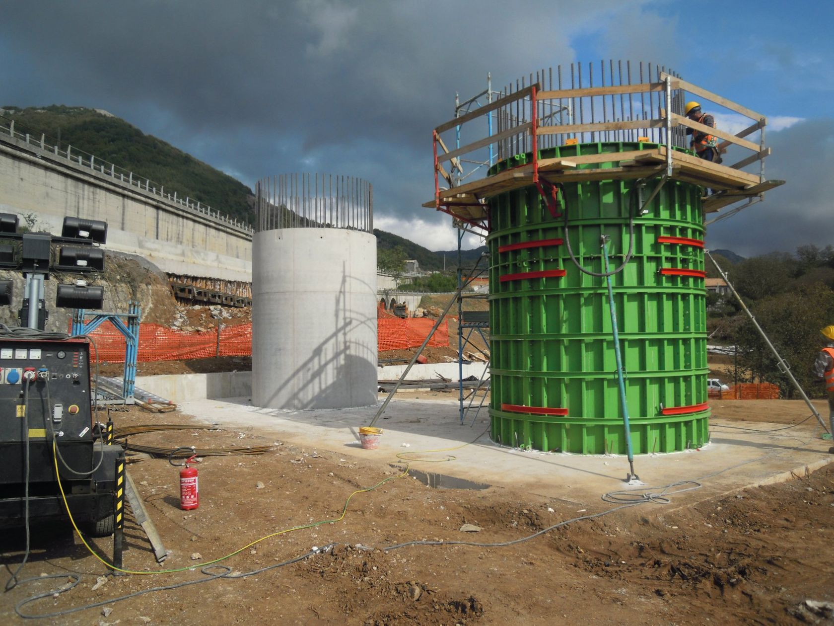CIRCULAR COLUMN FORMWORK Formwork and formwork system for concrete By ...