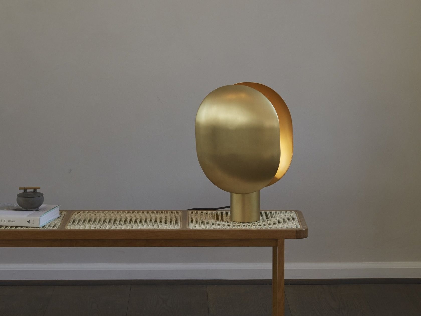 CLAM LED brass table lamp By 101 Copenhagen | design Tommy Hyldahl ...