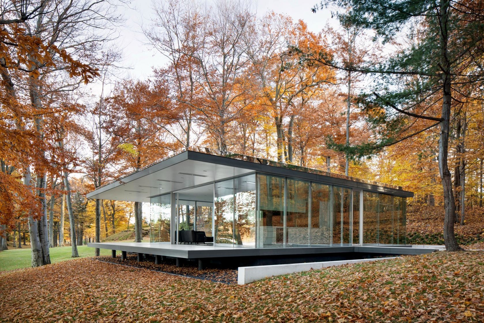 CLASSIC Glass and aluminium sliding window with built-in screen By Sky ...