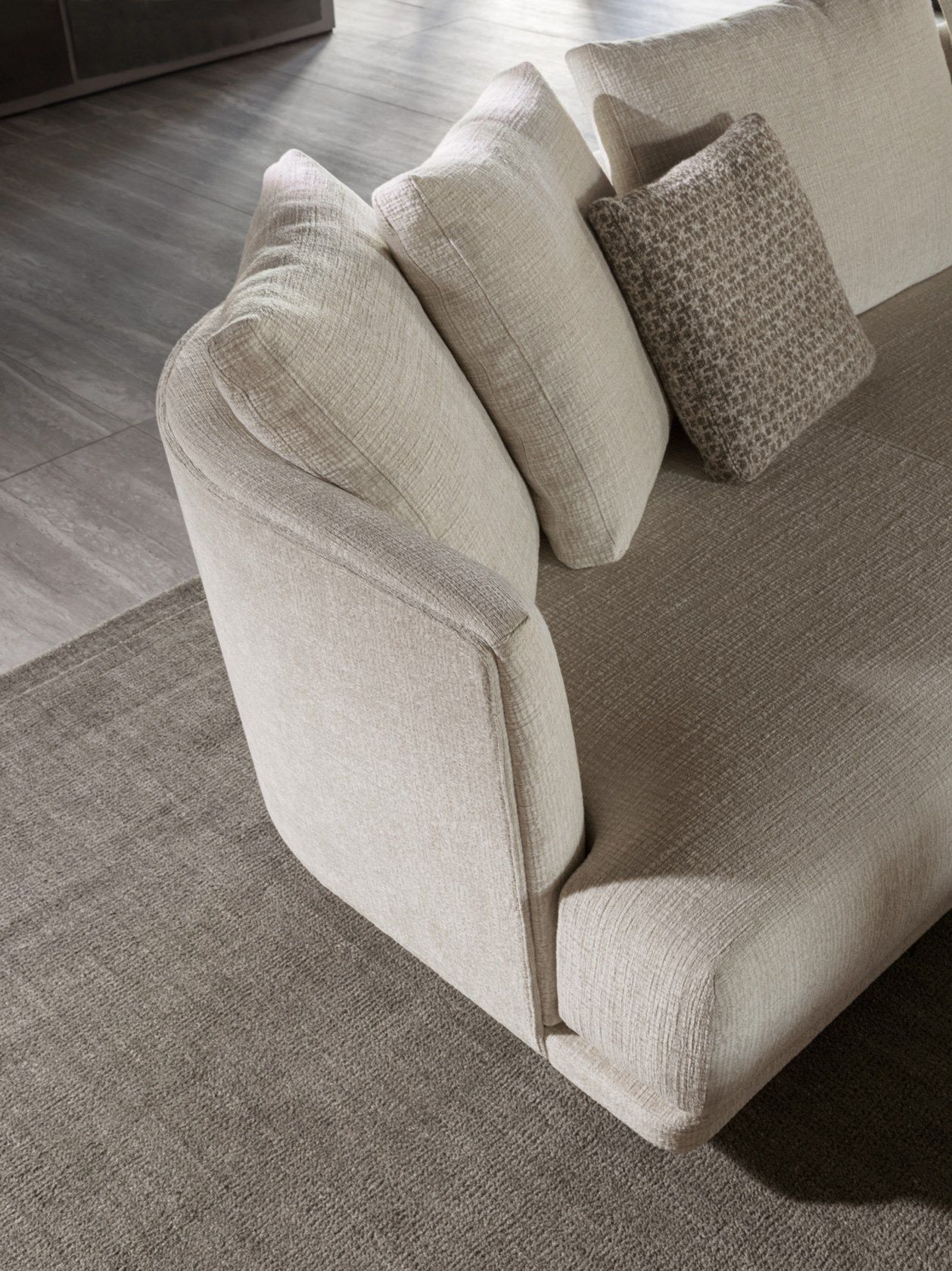 CLEO Corner fabric sofa By Molteni & C. | design Vincent Van Duysen