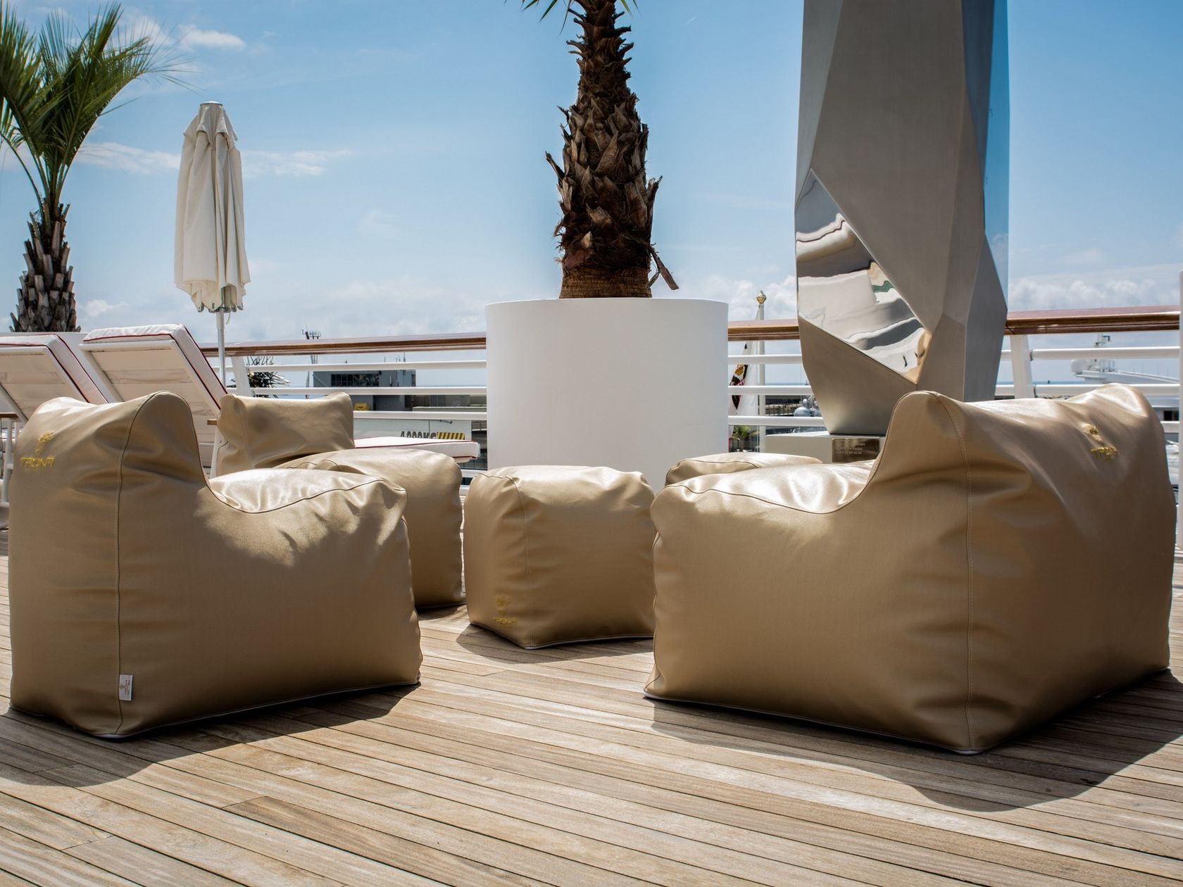 CLOUD | Bean bag By Trona design Christian Tamburinelli