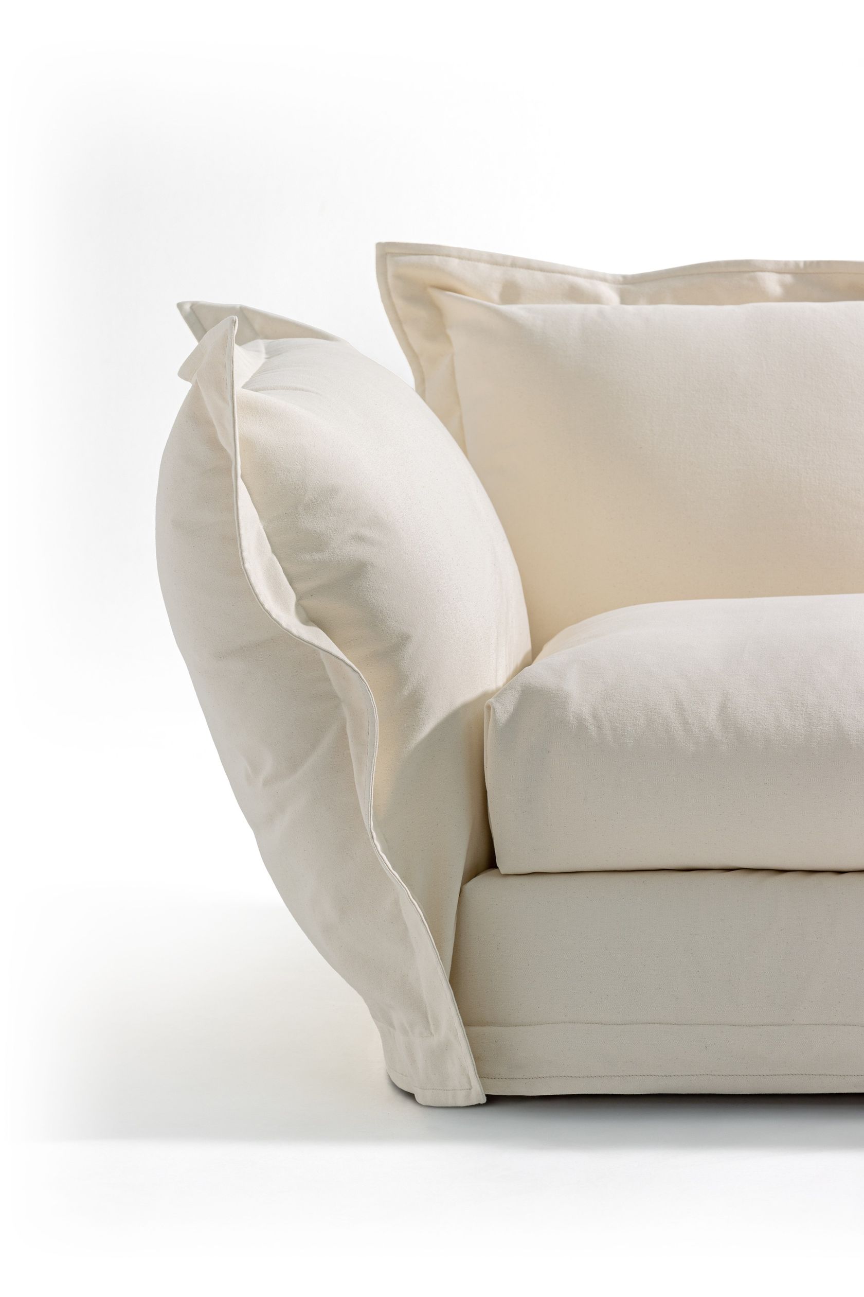 CLOUDSCAPE Fabric sofa with removable cover By Moroso