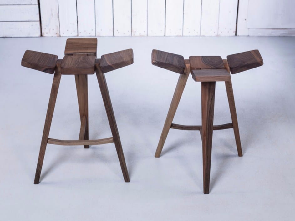 CLOVER Low wooden barstool By HOOKL und STOOL | design Aleksandar Ugresic