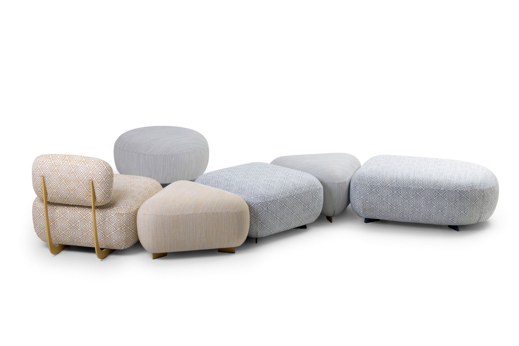 CODE OUT CD 75SQ OUT Fabric low lounge chair By True Design | design ...