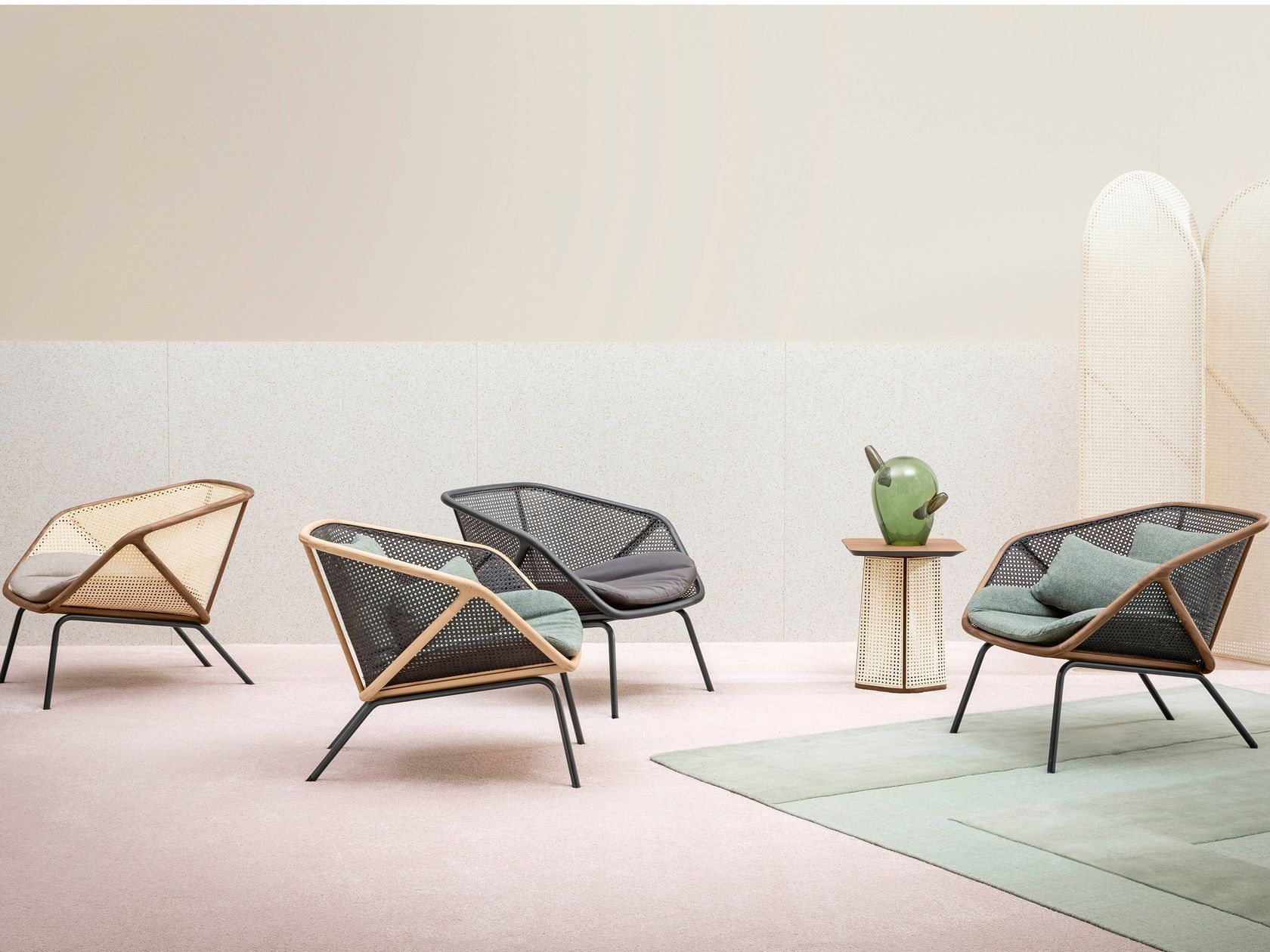 COLONY Straw easy chair By Miniforms