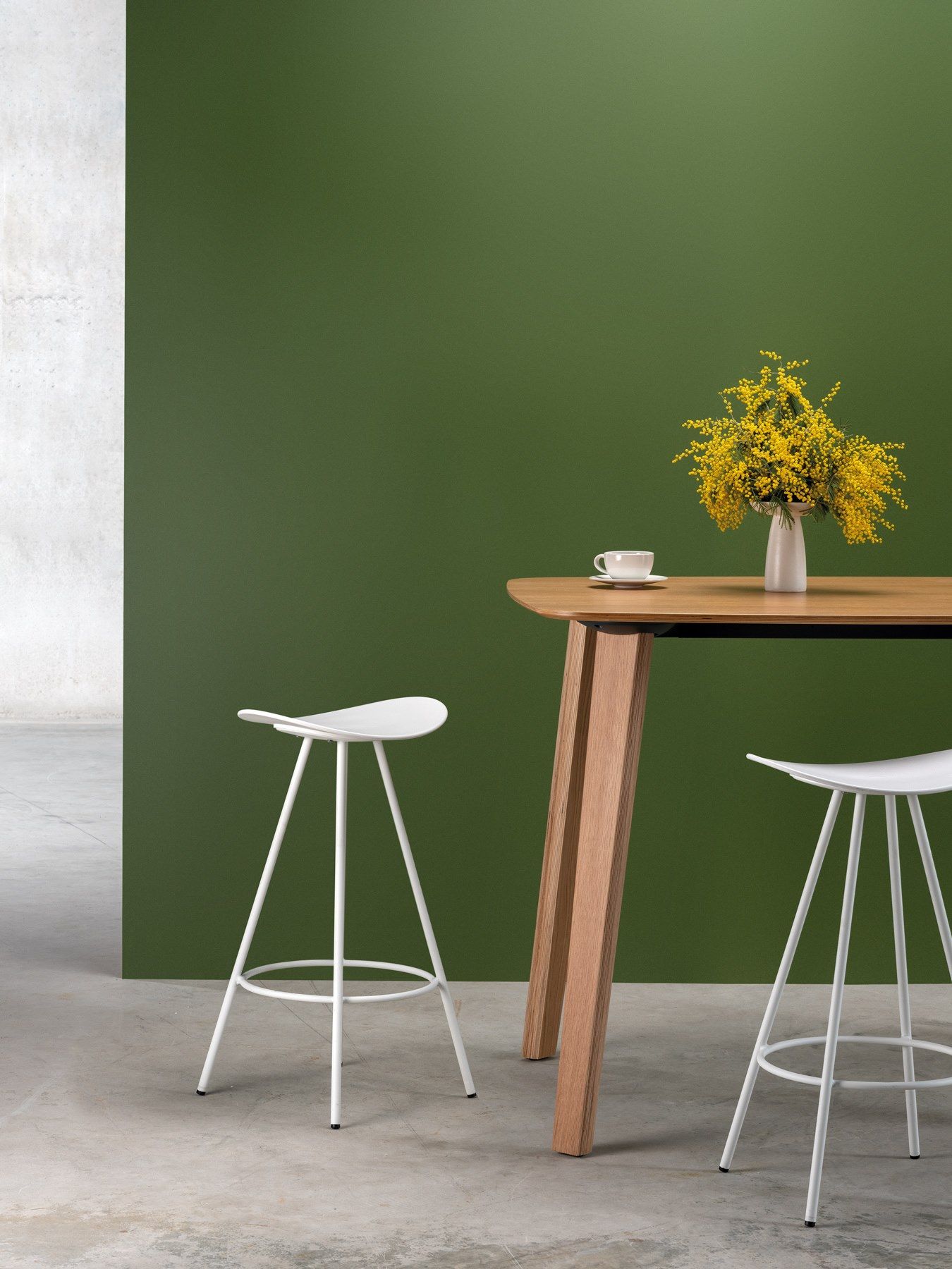 COMA 4L | Sgabello alto Collezione Coma By ENEA design Josep Lluscà