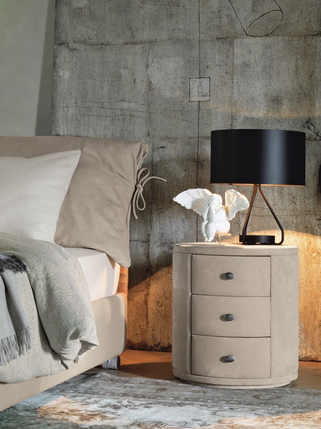 CONDOTTI Rounded round bedside table By Flou