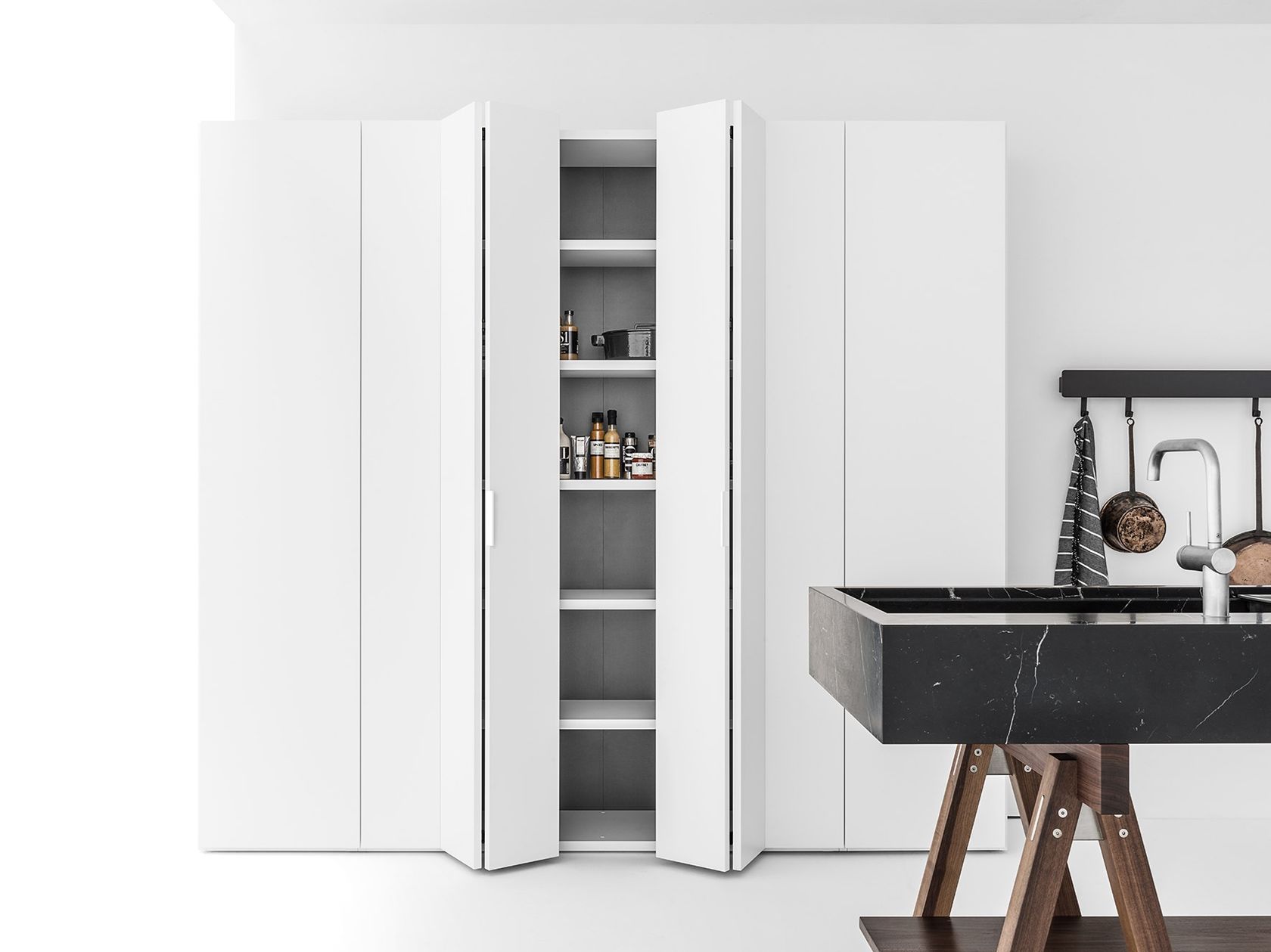 CORE | Wardrobe with folding doors By Caccaro design R&S Caccaro