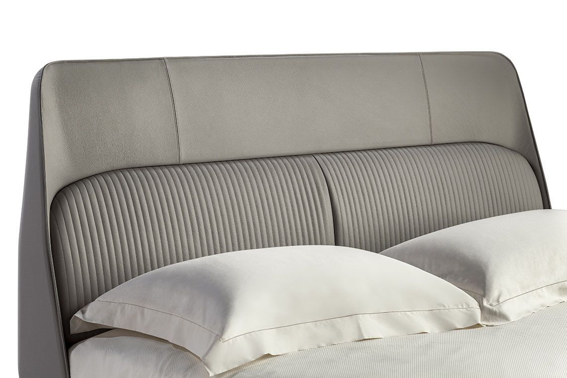 COUPÈ DE LUXE Bed By Poltrona Frau | design GamFratesi