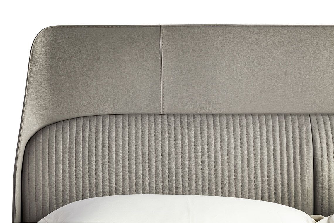 COUPÈ DE LUXE Bed By Poltrona Frau | design GamFratesi