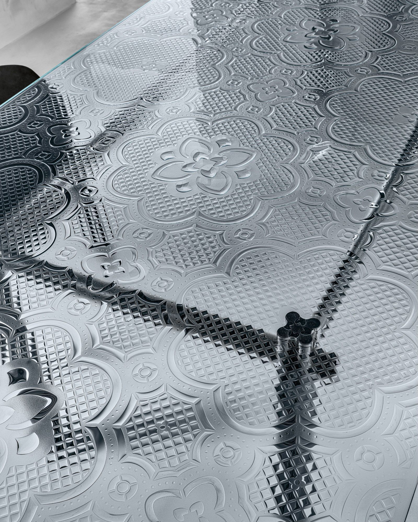 CRISTALINE Table By Fiam Italia | design Marcel Wanders Studio