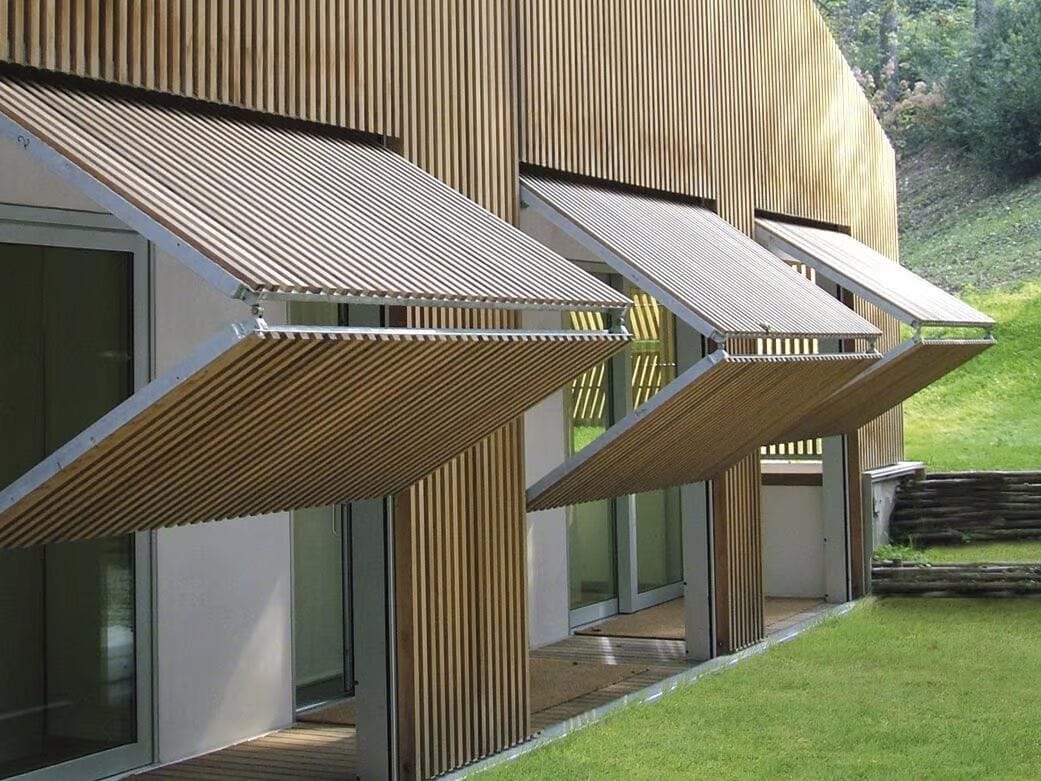 Solar shading with knee type opening Solar shading with knee type ...