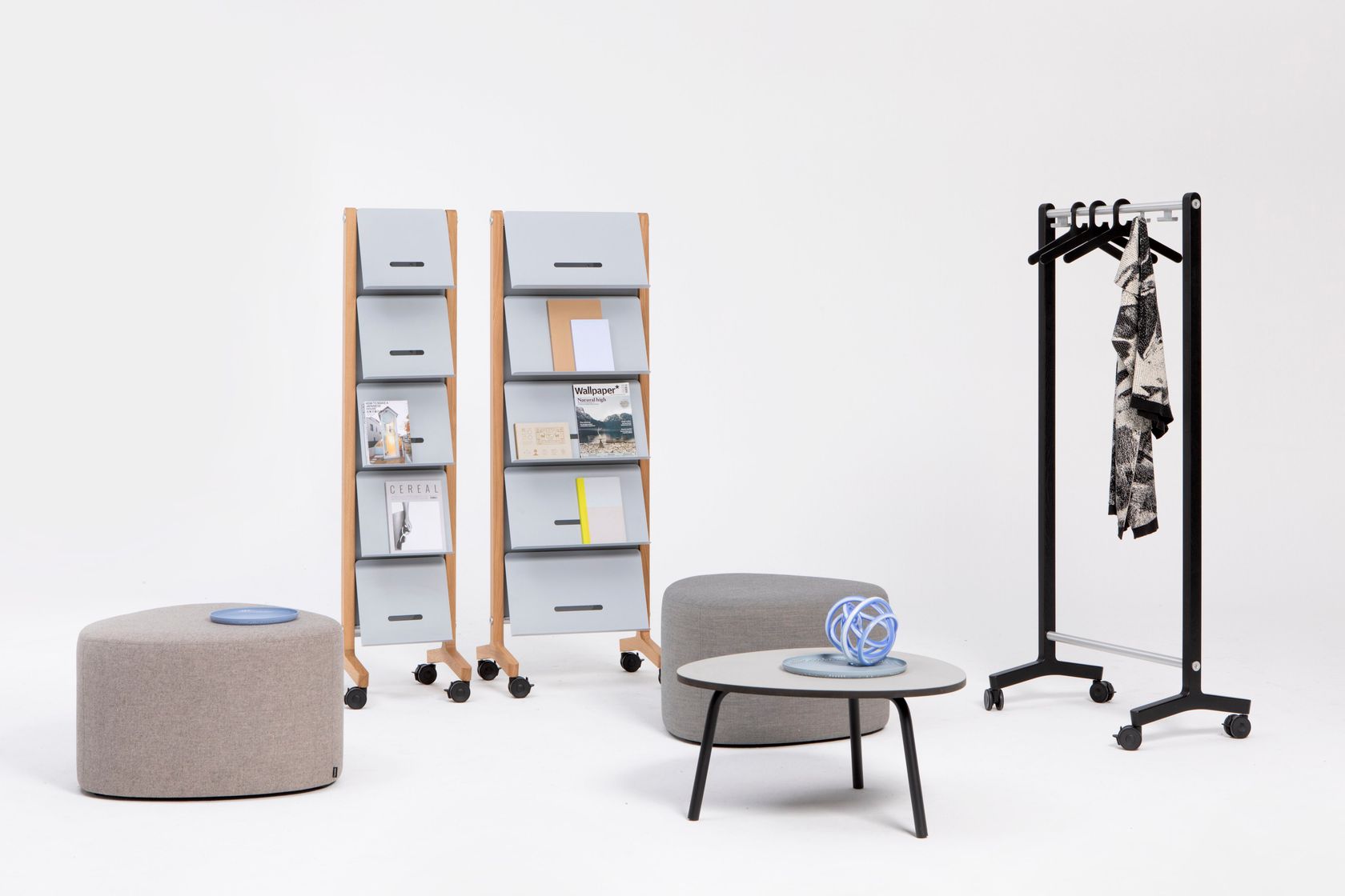 ROUND20 SINGLE Magazine rack By Cascando