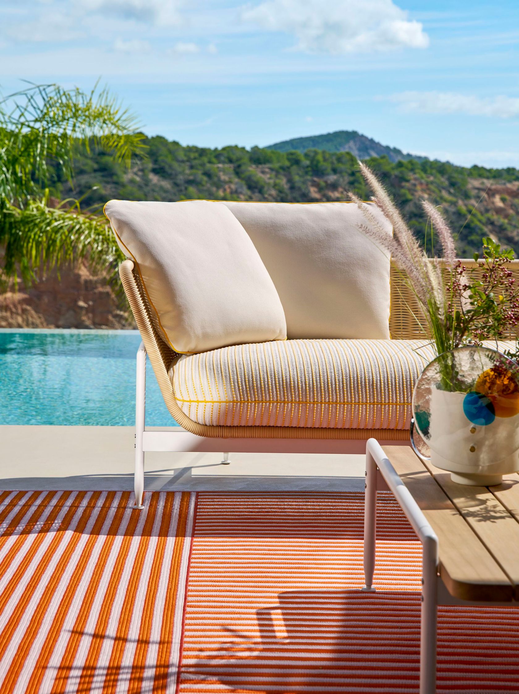 ESOSOFT OUTDOOR Garden daybed By Cassina