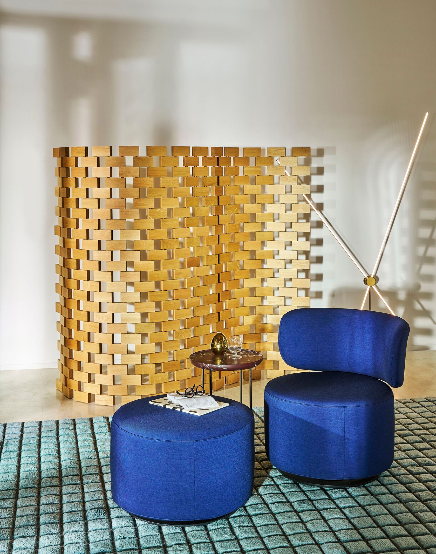 TAMBUROUND Easy chair By Cassina