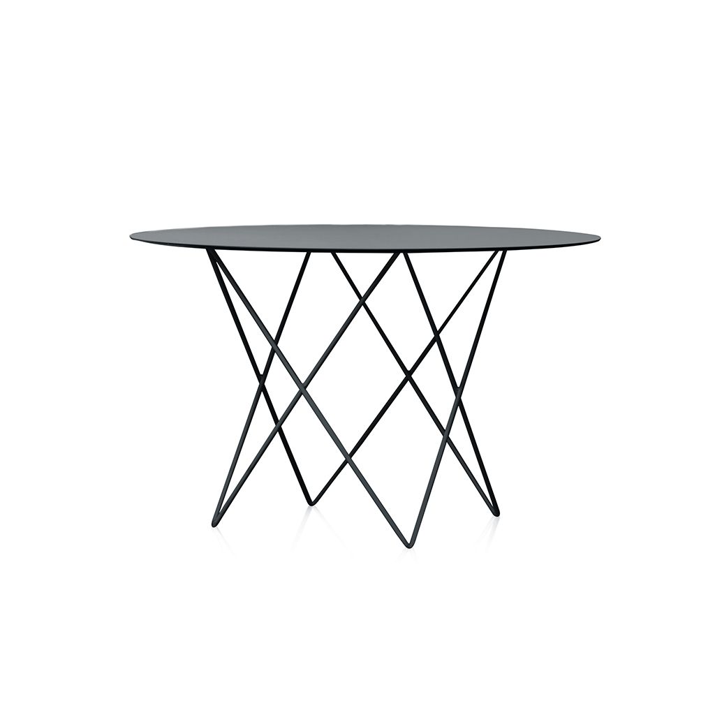D12 Round garden table By Diabla | design Marià Castelló Martínez