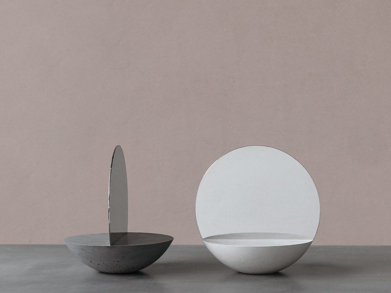 Double-sided cement mirror D30 By Forma&Cemento