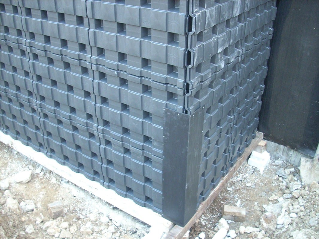 Earth retaining wall drainange and protection system DEFENDER By Geoplast