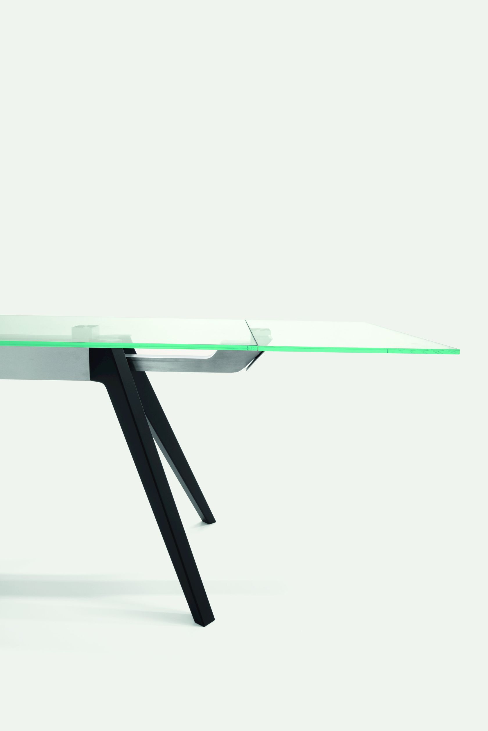DELTA | Extending table By PIANCA