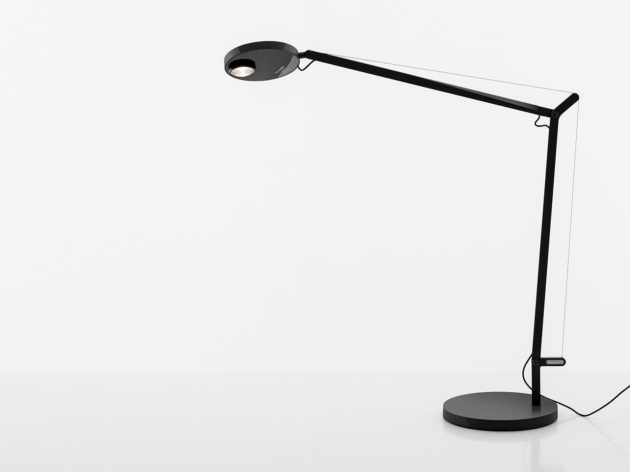 DEMETRA PROFESSIONAL | Desk lamp By Artemide design Naoto Fukasawa