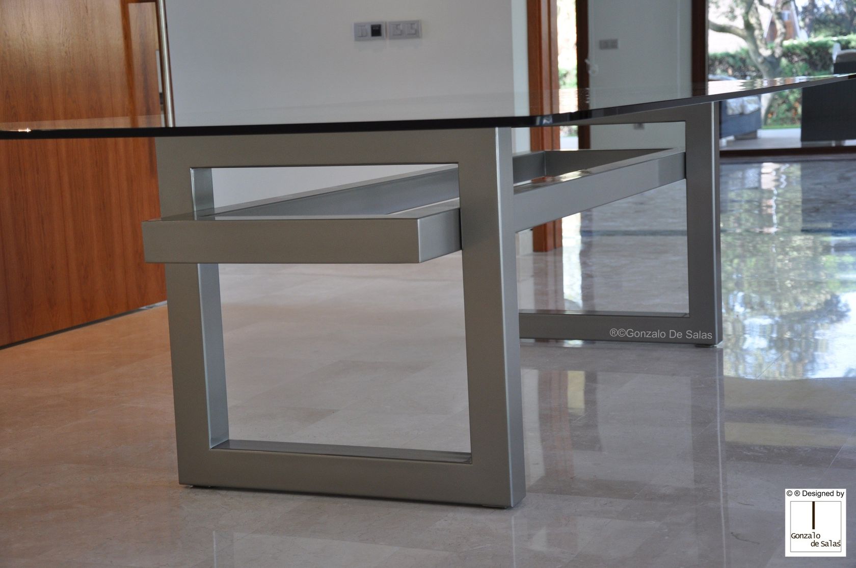 DIANA Glass dining table By Gonzalo De Salas