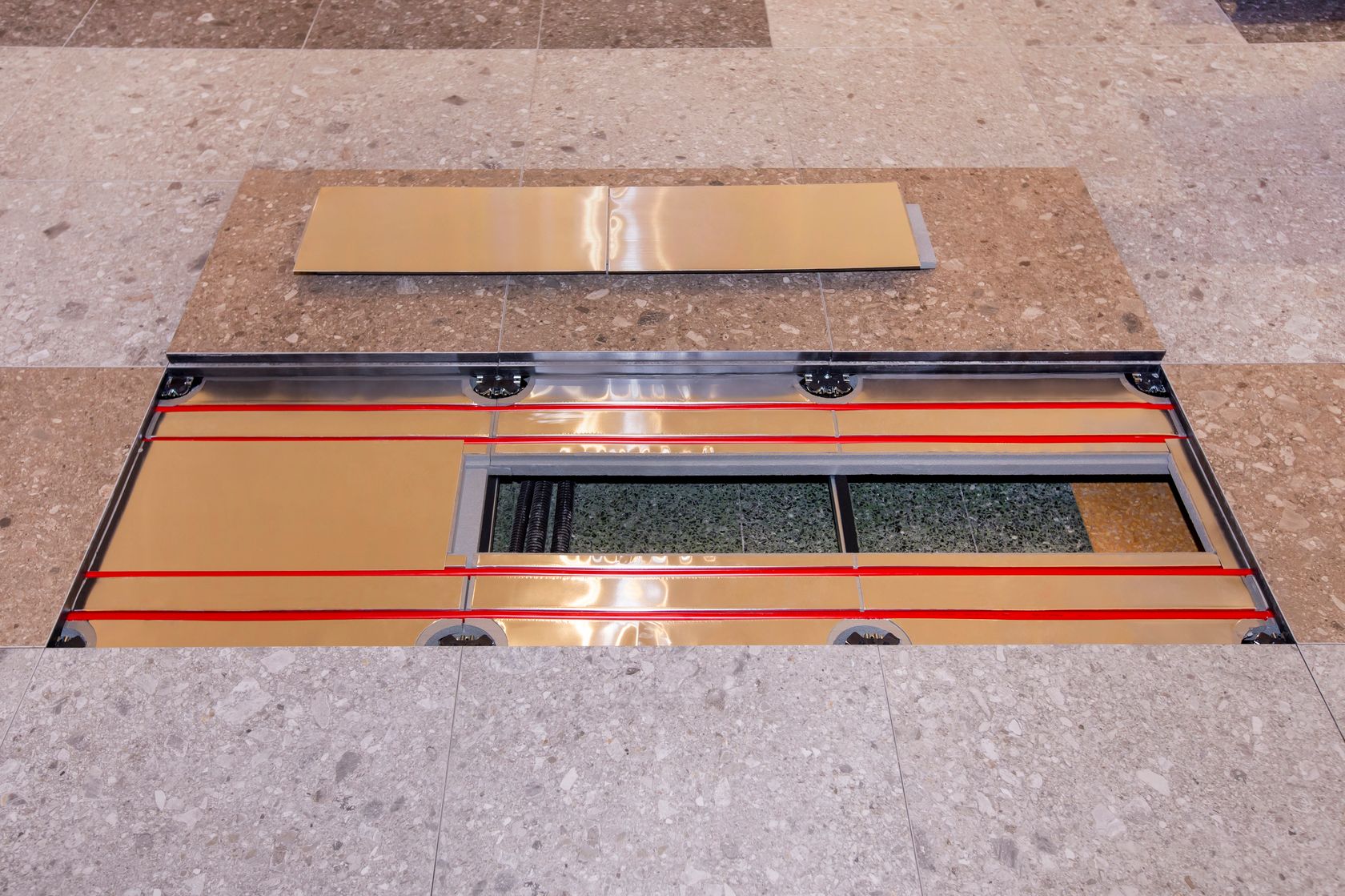 Modular system for raised flooring DIFFUSE By NESITE