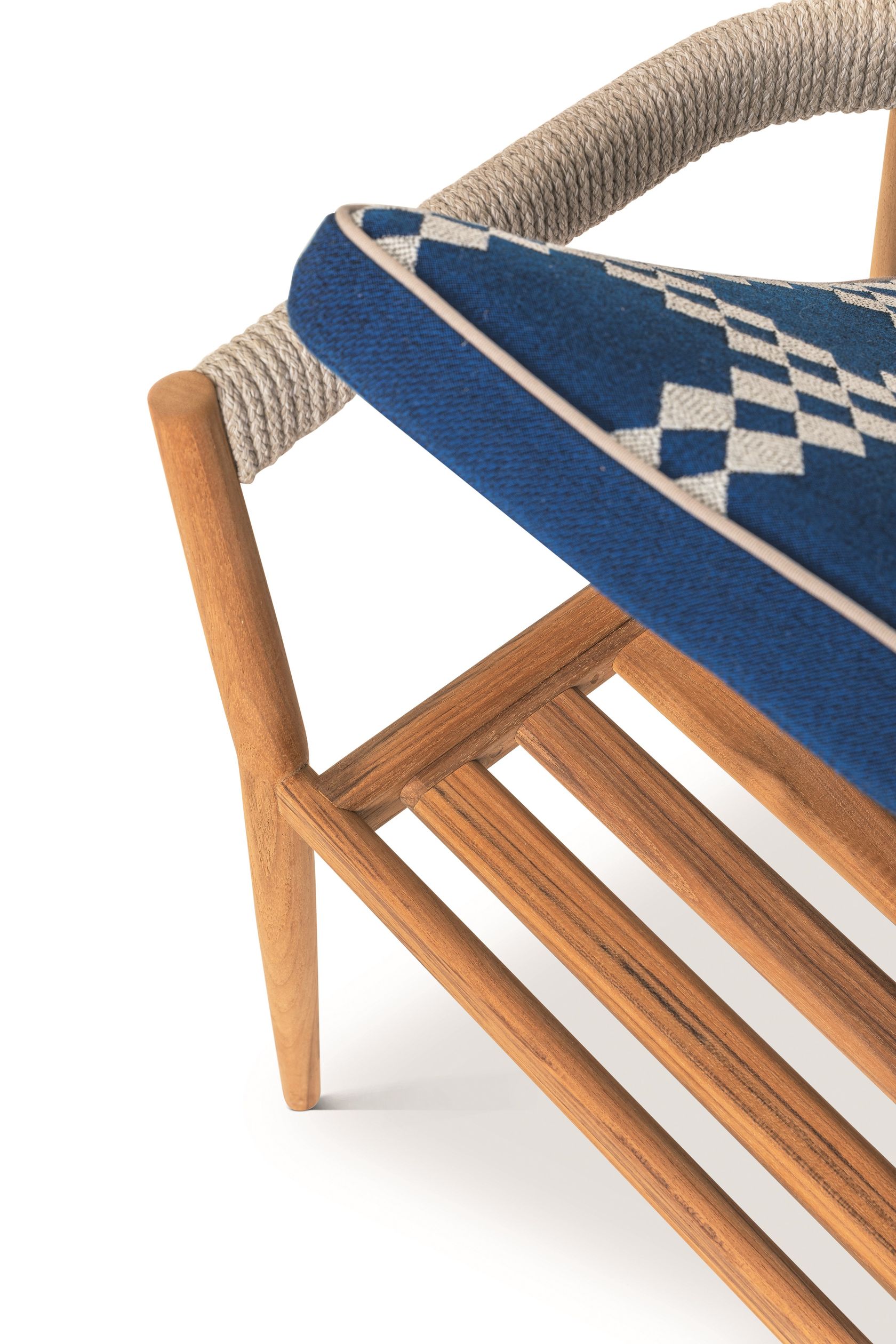DINE OUT CHAIR Teak garden chair with armrests By Cassina
