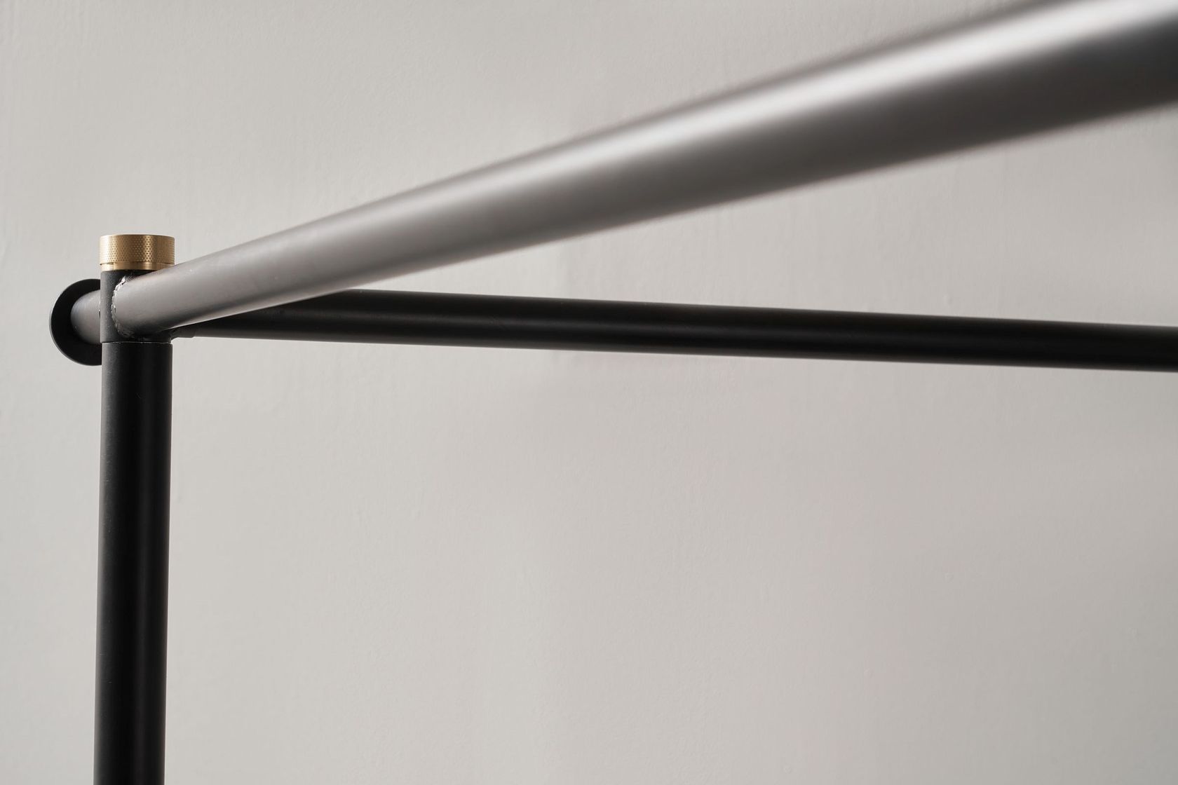 DISTRIKT | Canopy bed By District Eight