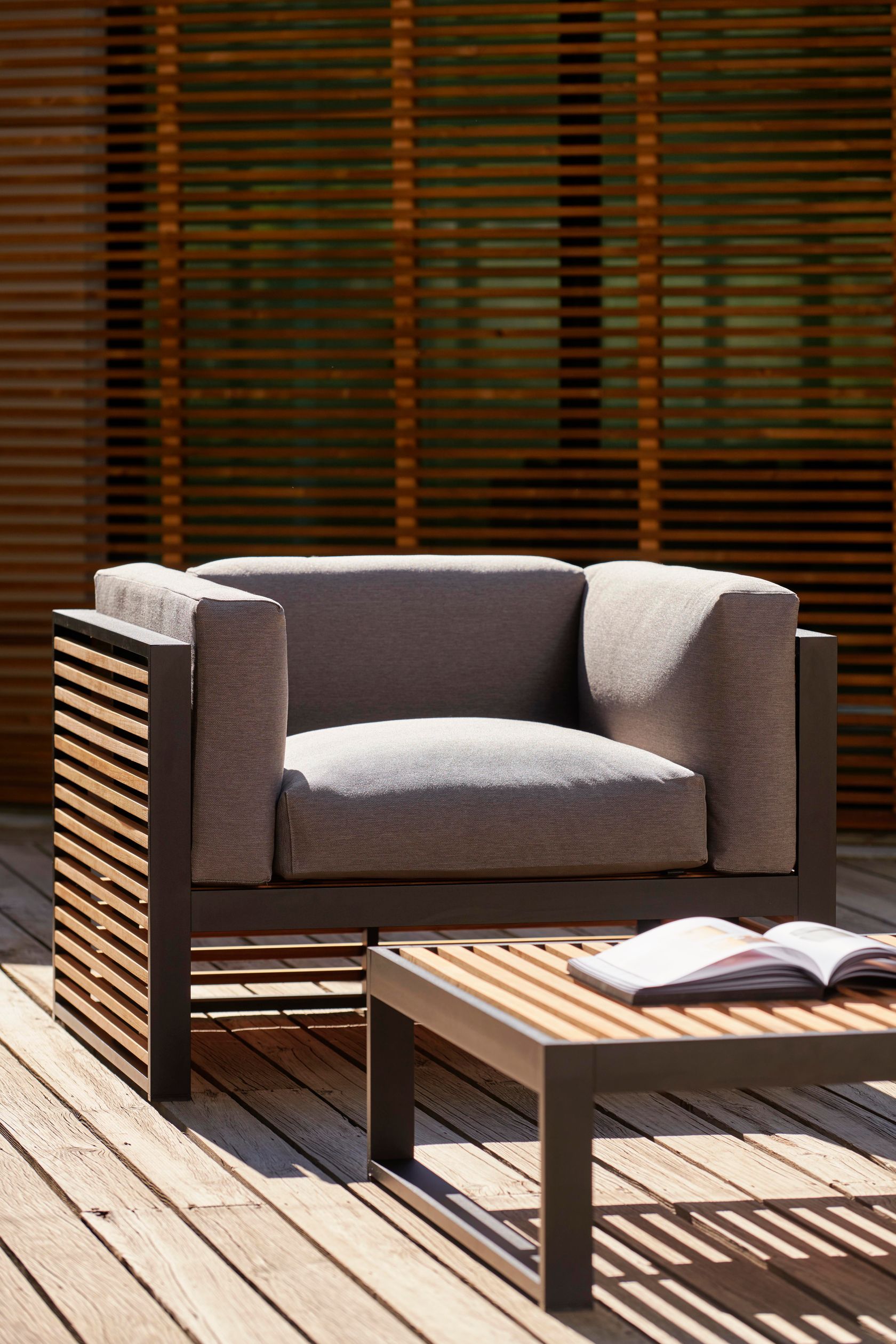 DNA TEAK | Garden armchair By GANDIABLASCO design José Antonio Gandía ...