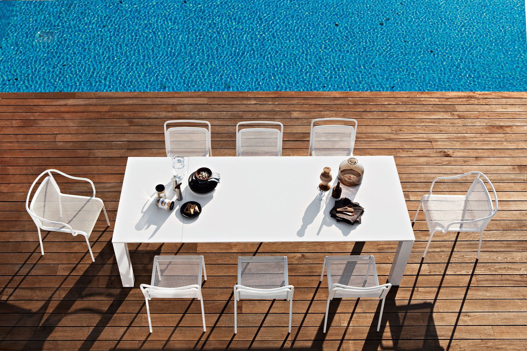 DOLMEN | Table By Varaschin