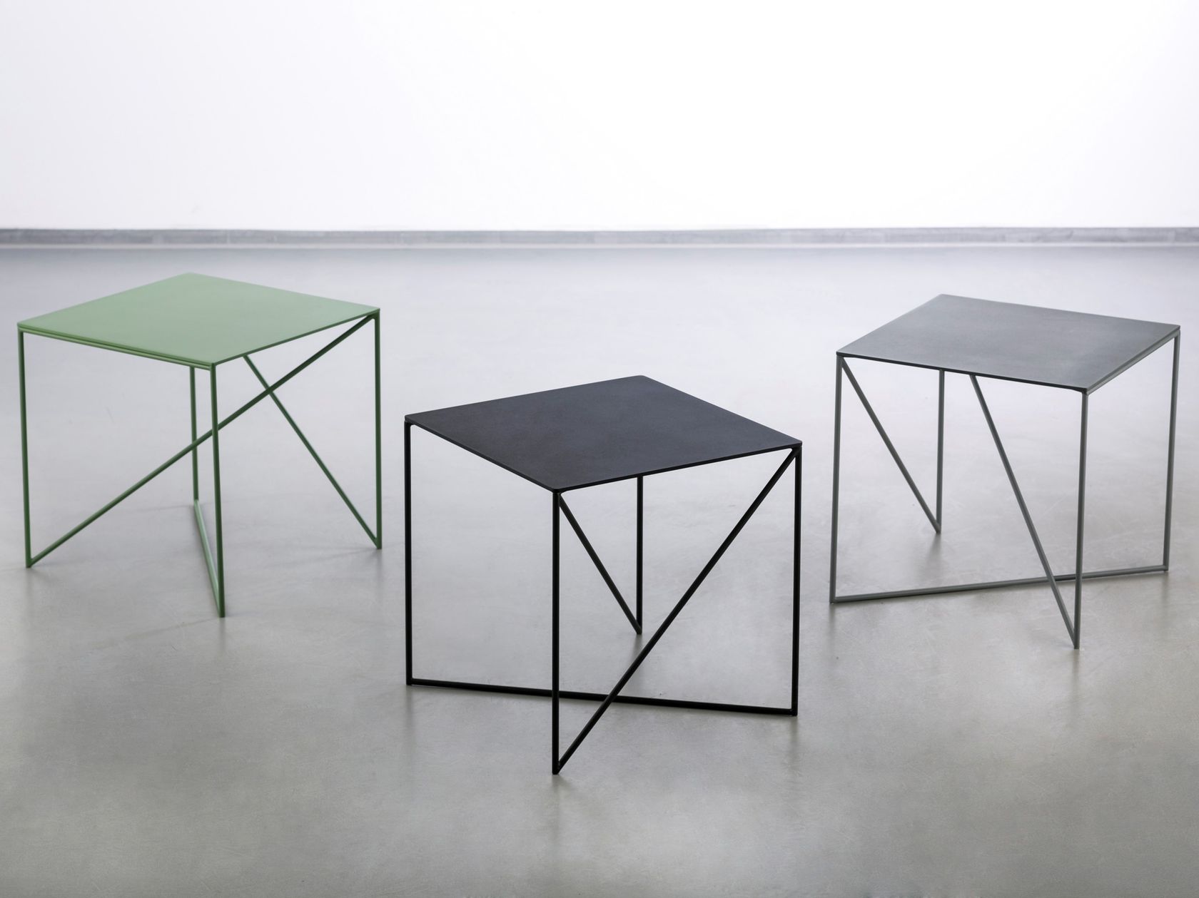 Steel and aluminium side table DOT SMALL By Grupa