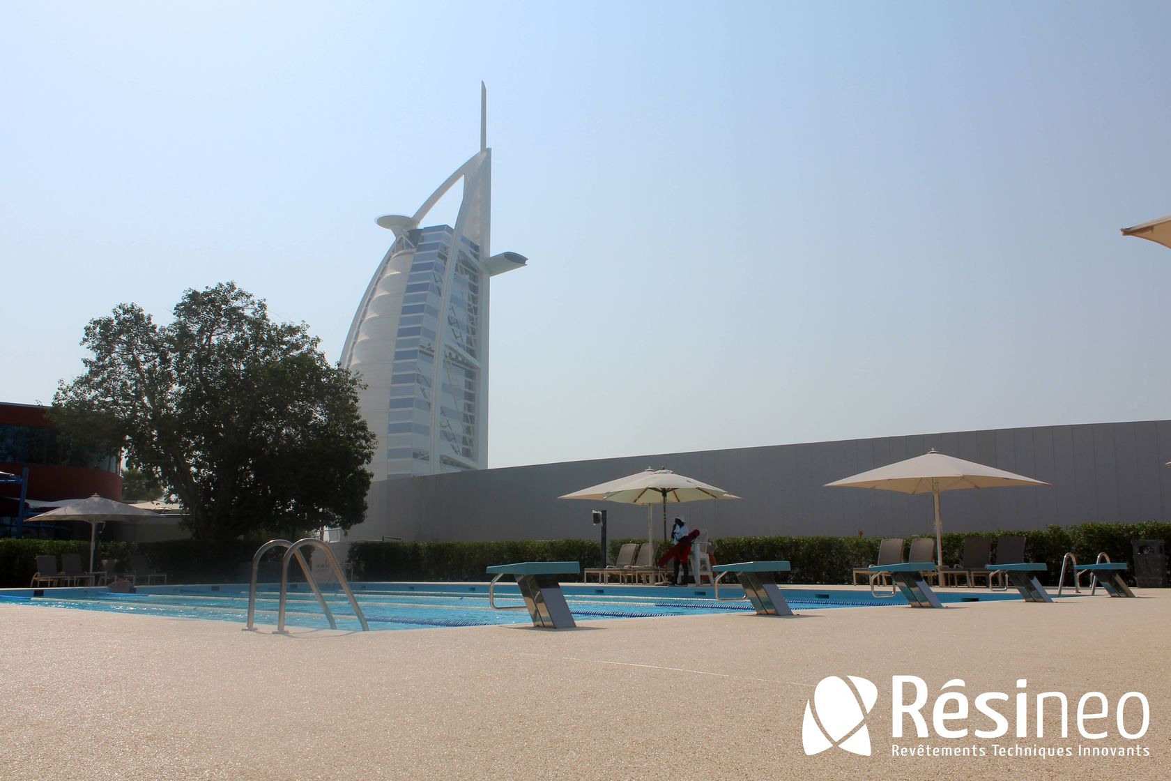 RÉSINEO DRAIN Resin Outdoor continous flooring By Résineo