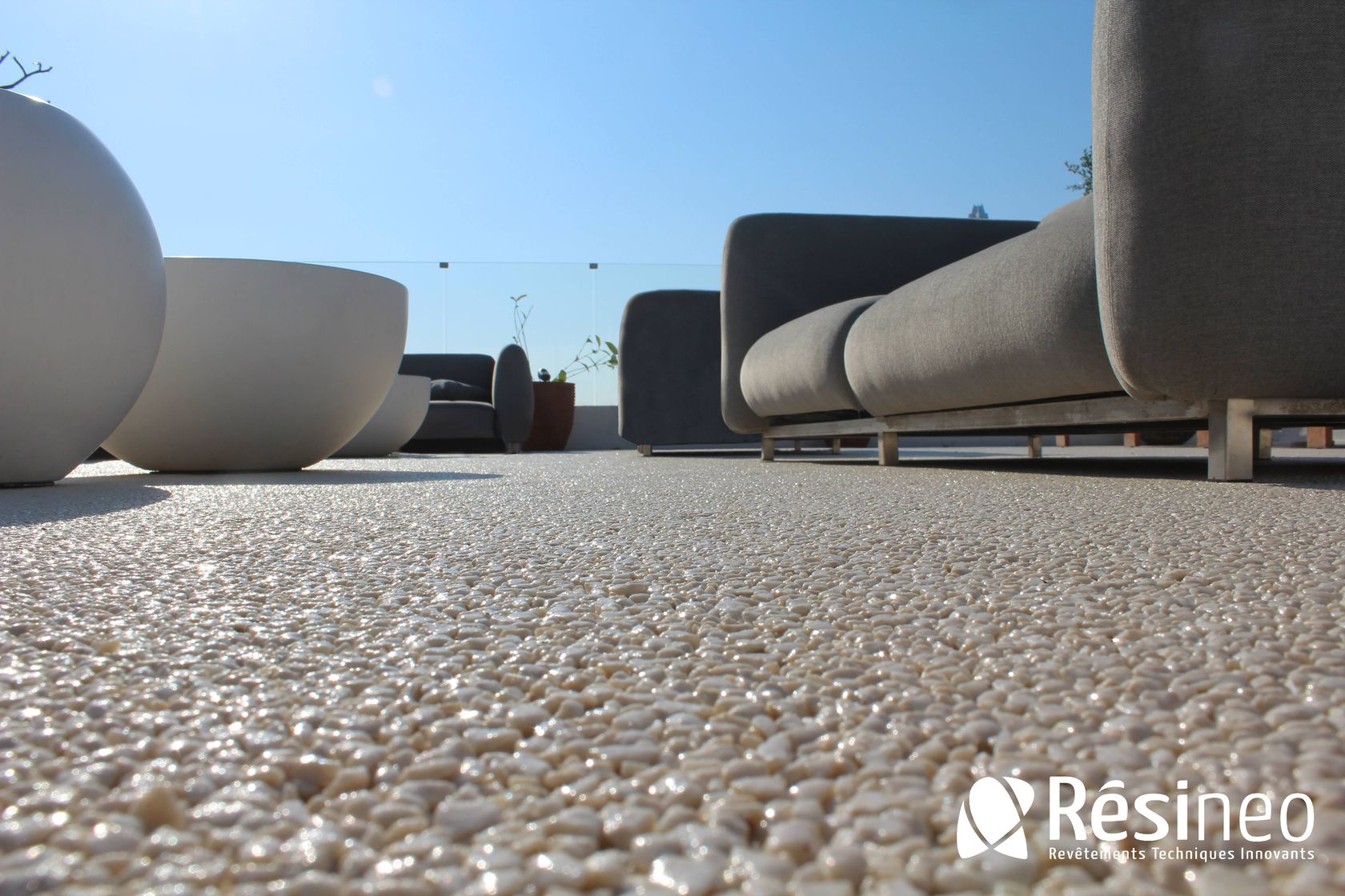 Pavimento continuo per esterni in resina RÉSINEO DRAIN - Résineo ...