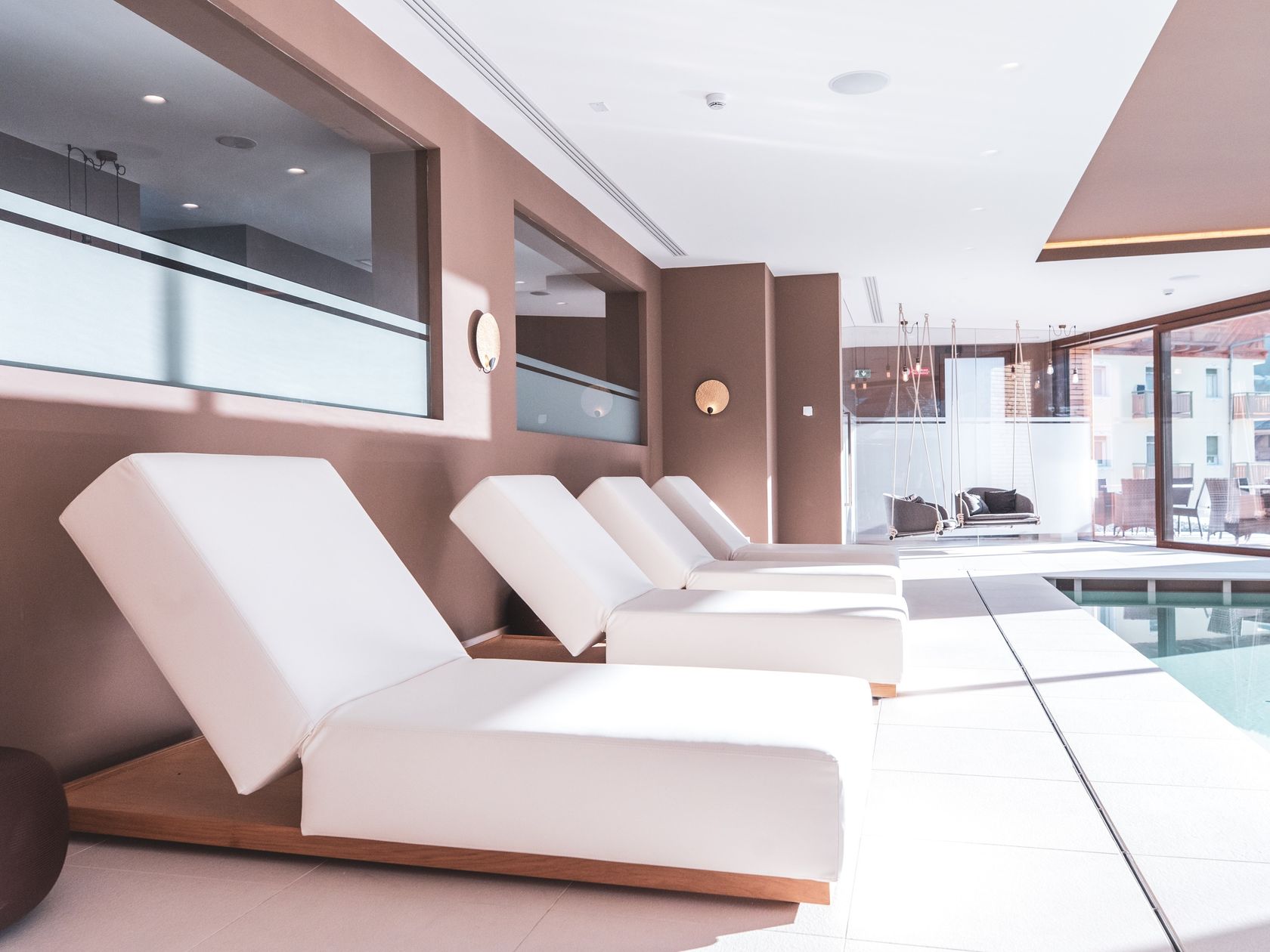 RELAX Spa-Liege By STARPOOL | design CIPIUELLE