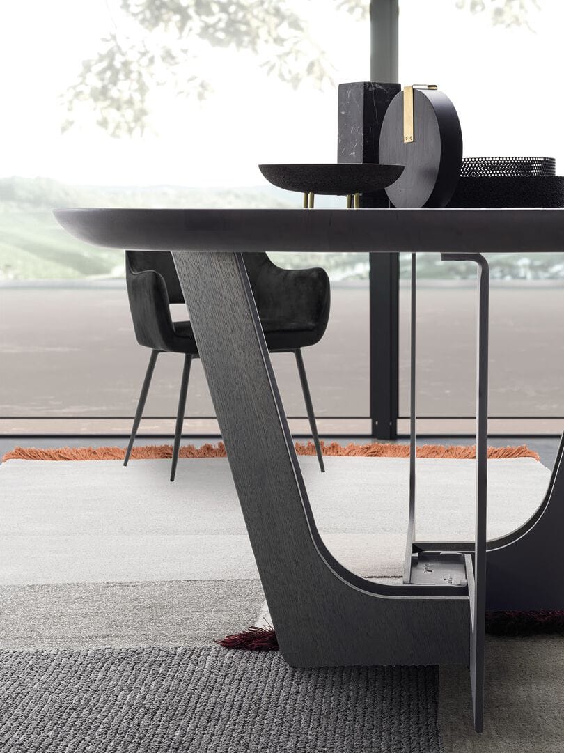 COSMOPOLITAN Table top By Devina Nais