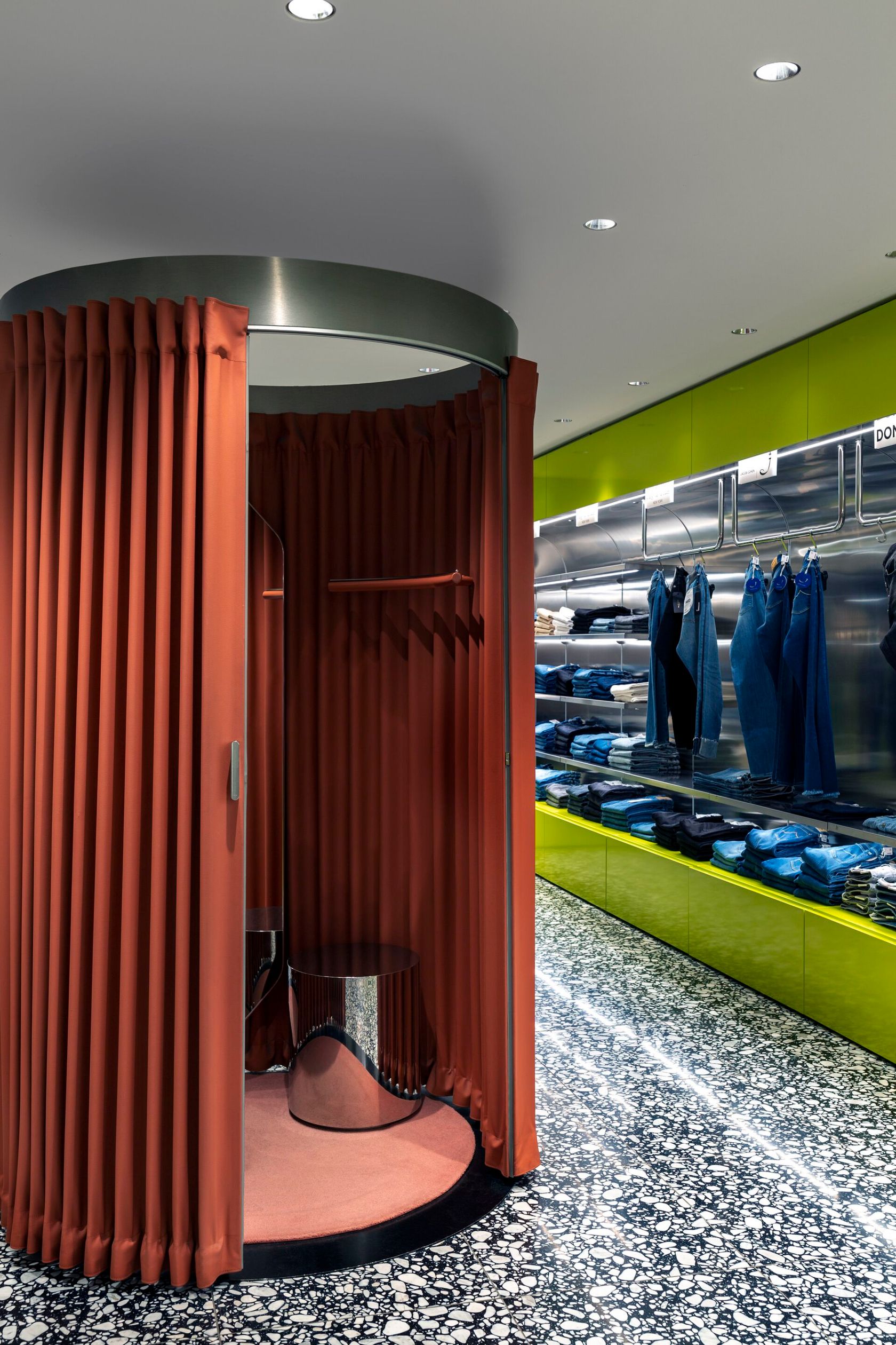 Curved track door Textile door By Dooor