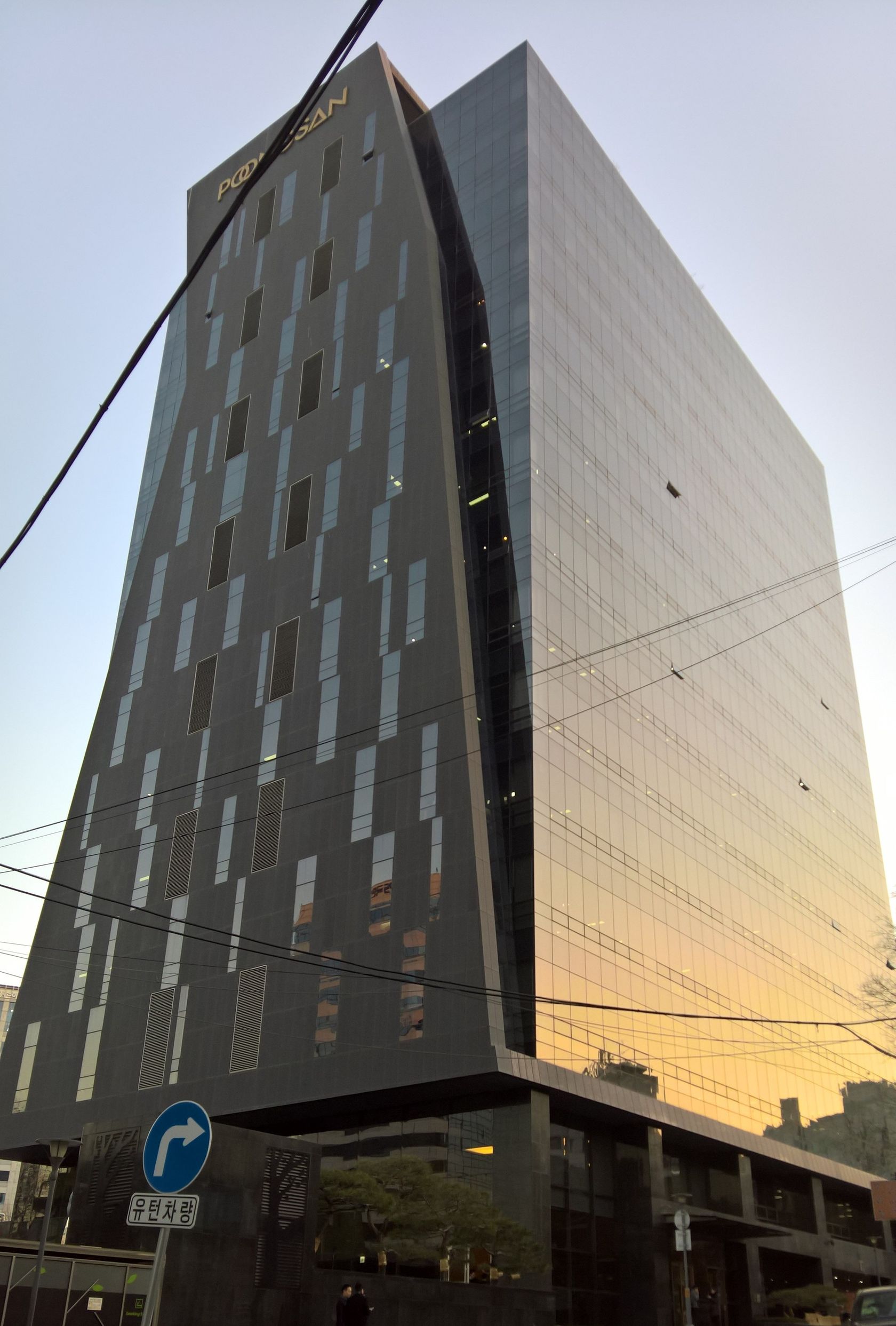 Laminado metálico continuo para fachadas Double-seaming FalZinc® By KALZIP