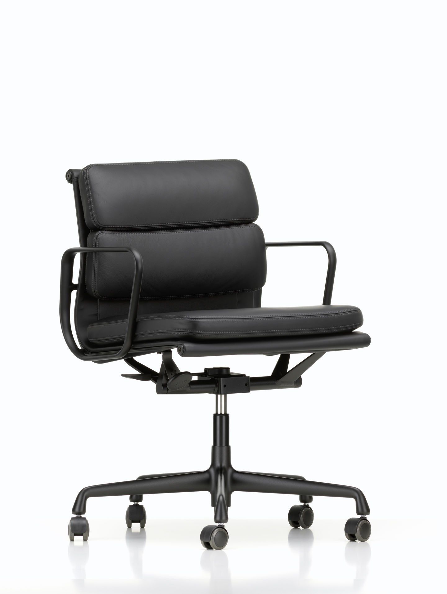 EAMES SOFT PAD GROUP Swivel leather office chair with armrests with 5 ...
