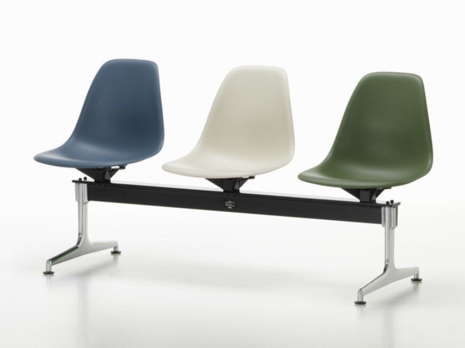 EAMES PLASTIC SIDE CHAIR ON STRETCHER beam seating By Vitra design ...