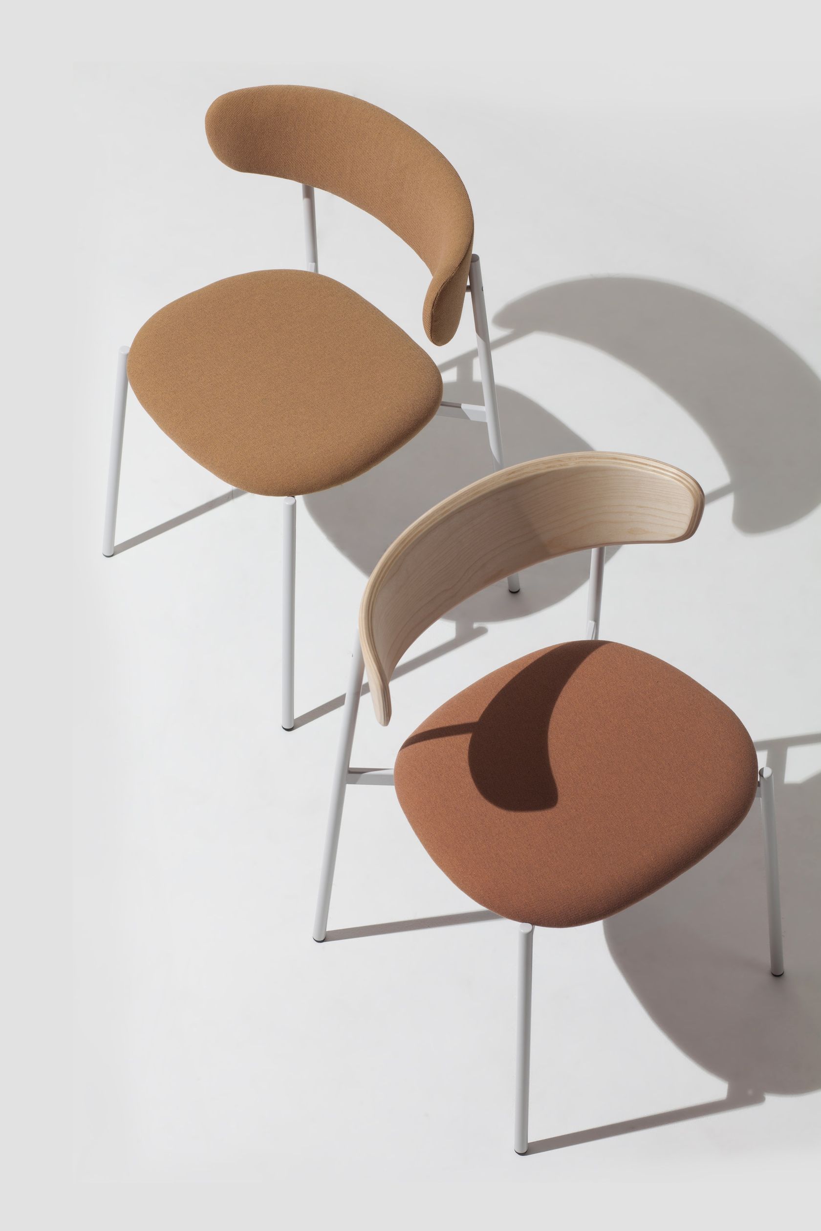 Sedia con seduta imbottita e schienale in multistrato EASY CHAIR By ...