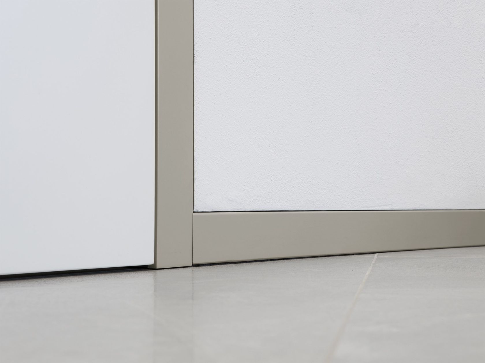 Profil en aluminium pour plinthes à fleur de mur ECLISSE Shodō Plinthe ...